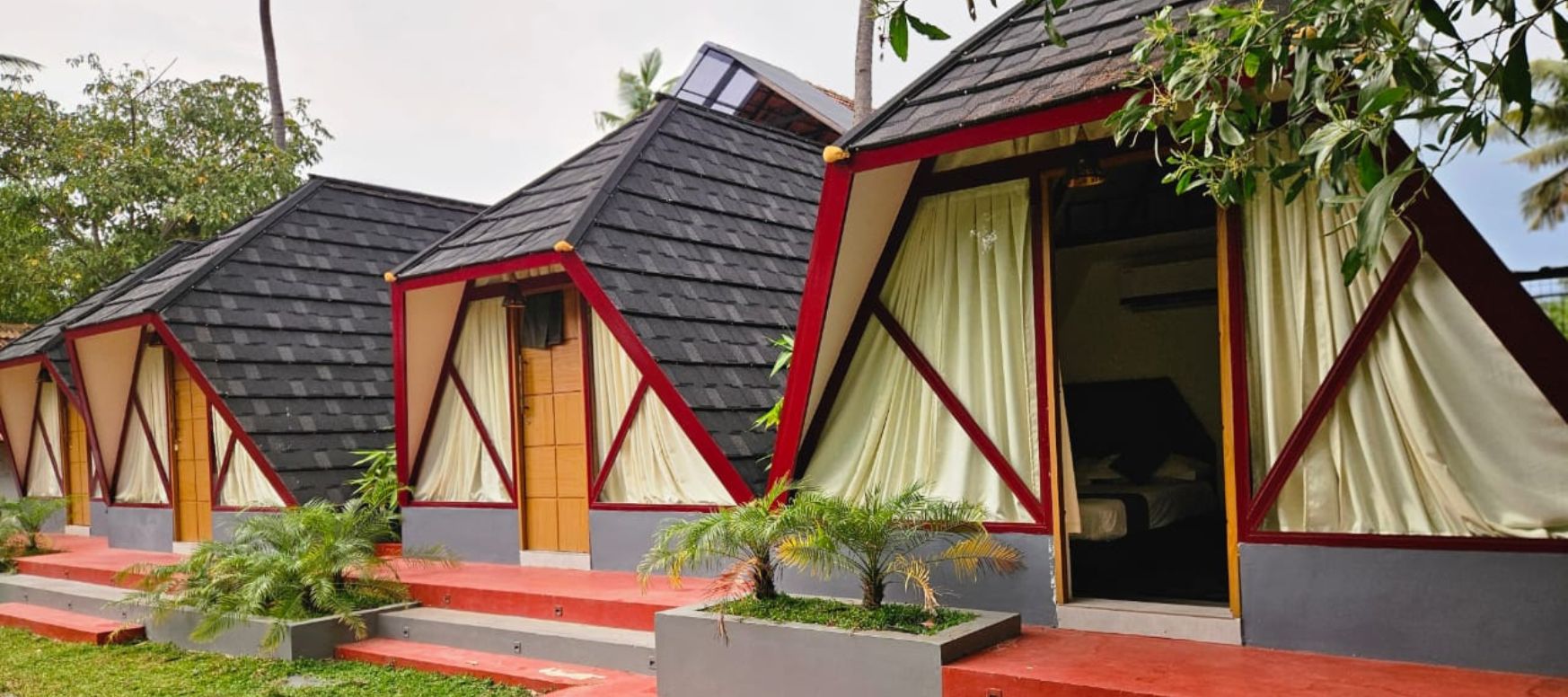 Varkala Luxury Stay with Kayaking Adventure – All-Inclusive at ₹2299